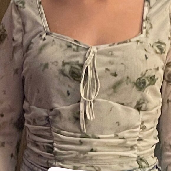 SHEIN | Tops | Green Floral Top With Ruffled Sleeves | Poshmark